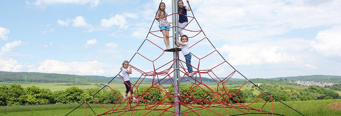 SPIDER 4 rope pyramid with 4 guy lines - Huck