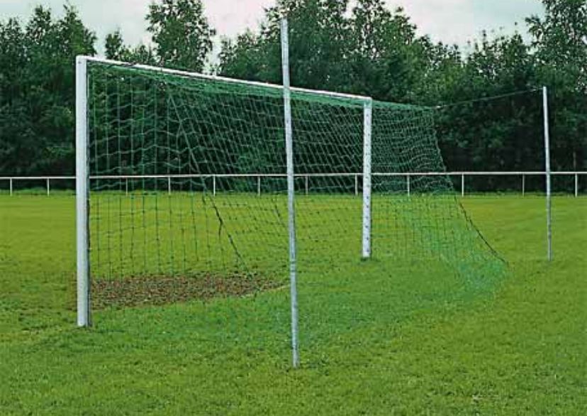 Freestanding net supports - Huck