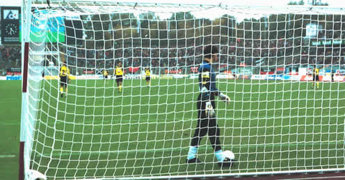 Full Size Biodegradable Box Style Football Goal Nets - 4mm Diameter - Huck